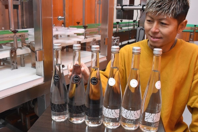 羊蹄山のミネラル水発売へ 倶知安の企業が工場新設 月3万本製造